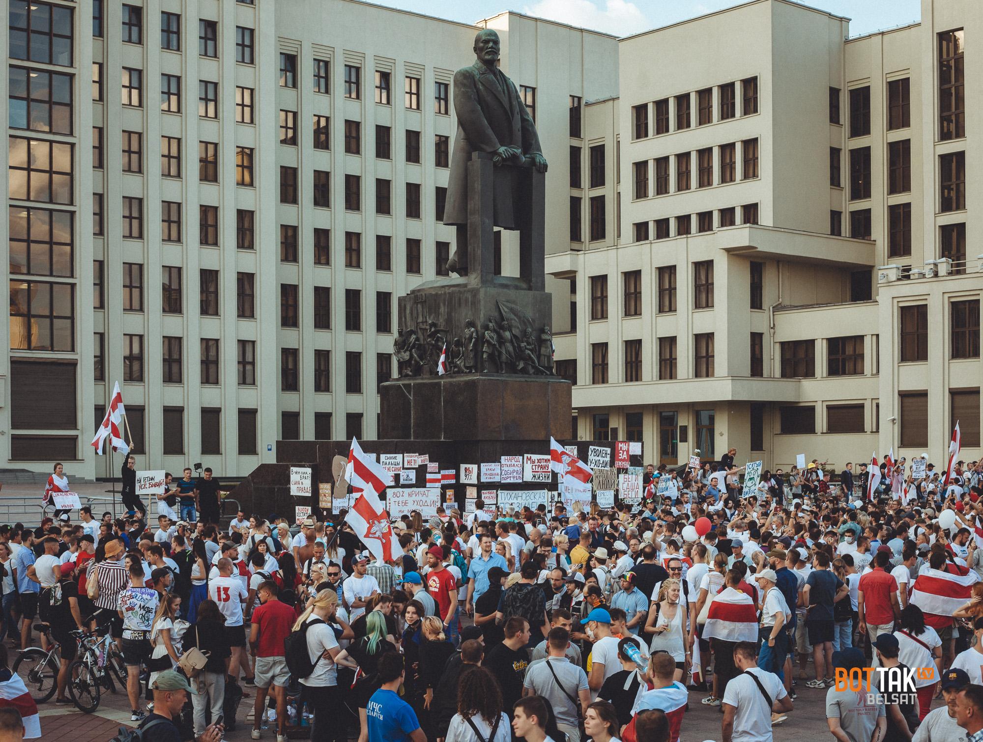 STAN GRY: Sierakowski: Opozycja przeszła do ofensywy. Łukaszenka ...