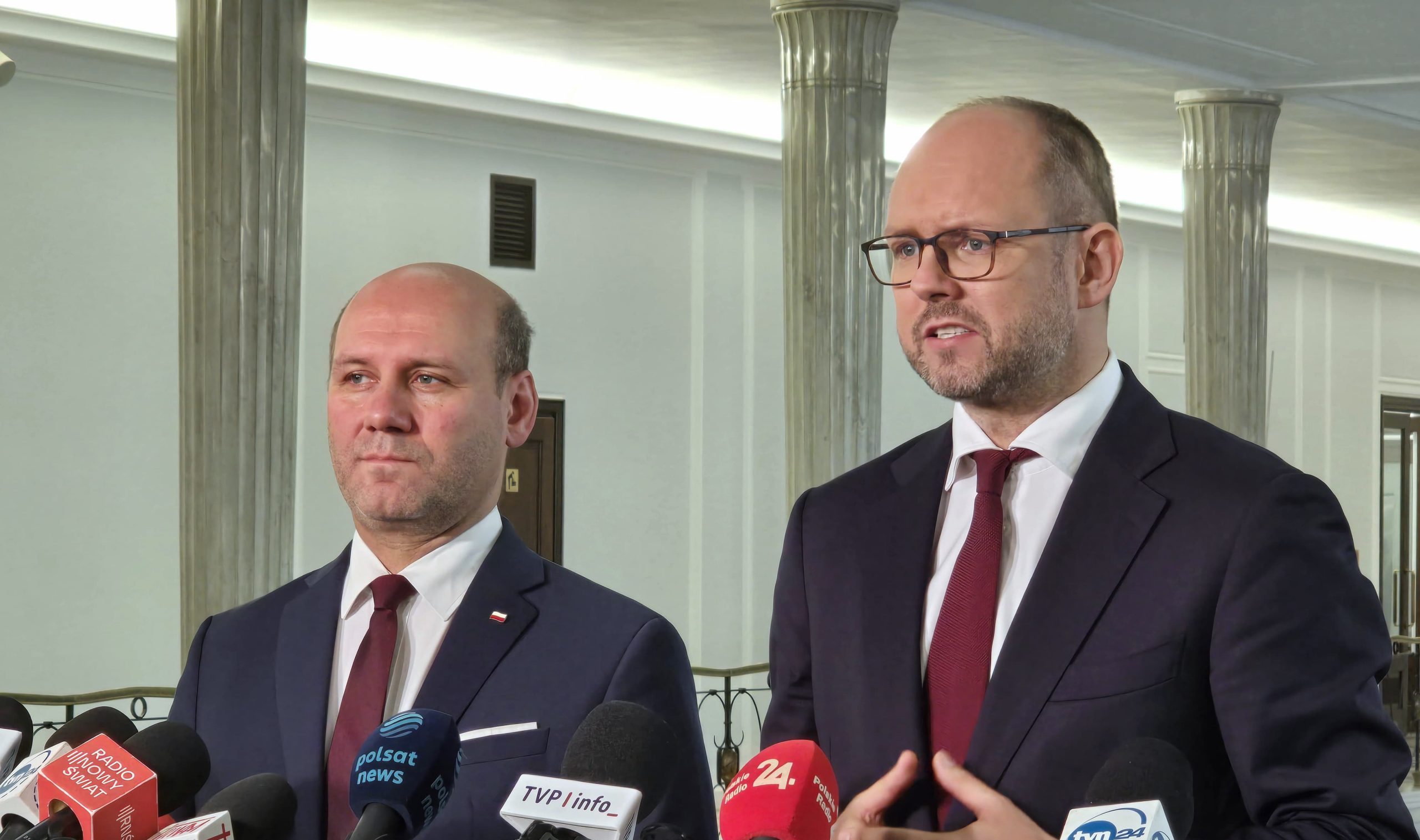 PiS: Jeszcze dziś Sikorski powinien wycofać kandydaturę Klicha na szefa ...